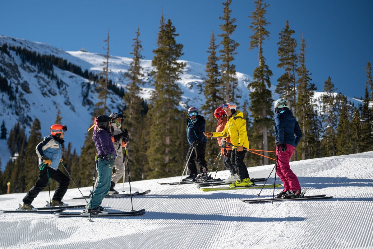 Organizations That Are Doing Something About Skiing's Diversity Problem ...